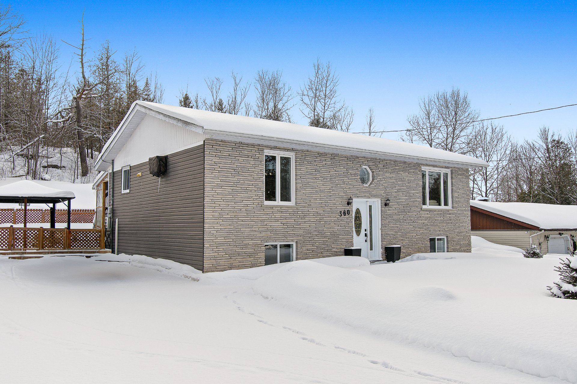 Bungalow for sale | 360 Ch. du Vieux-Moulin, Bryson, Outaouais ...